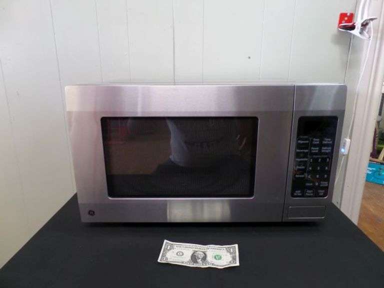 LIKE NEW GE Stainless Steel Microwave! 1150 Watts! Works all the way ...