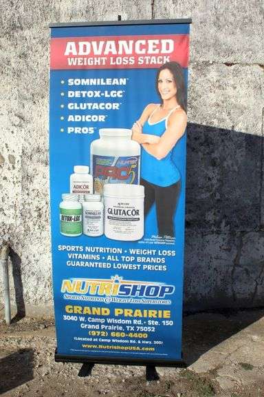 Nice pop-up advertising commercial display with carrying case- just ...