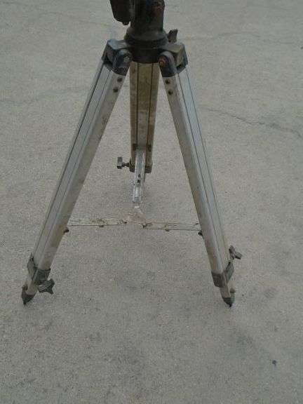 MEADE Model 4500: 4.5" Equatorial Reflecting Telescope. See additional pics, needs a good ...