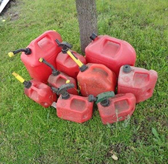 Gas Can Lot. ~ cash only ~ - Texas Online Auction House