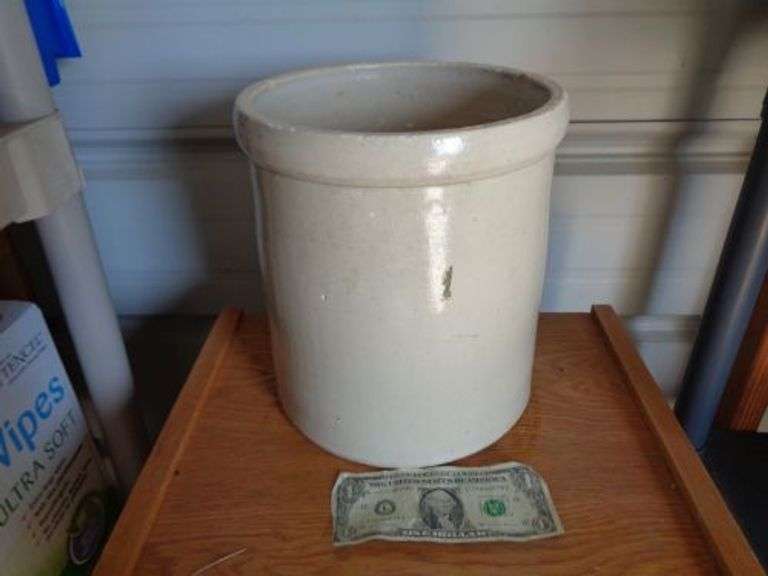 Crock. ~ cash only ~ - Texas Online Auction House