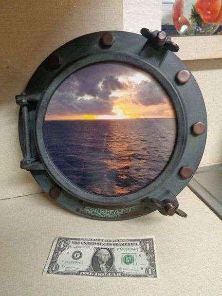 Porthole Style Picture Frame. ~ cash only ~ - Texas Online Auction House
