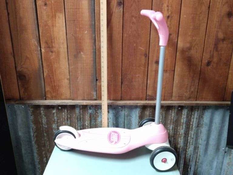 Pink Radio Flyer 3 wheel scooter - CASH ONLY - Texas Online Auction House