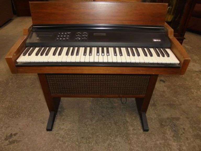 LOWREY GENIUS electric keyboard. - Texas Online Auction House
