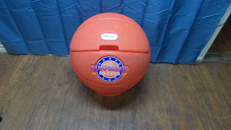 CUTE Little Tikes Basketball Toy Box! Great, Clean Condition! (R2 ...