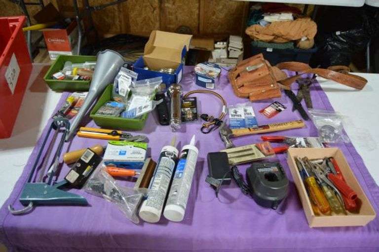 LARGE AMOUNT OF MISCELLANEOUS ITEMS - Texas Online Auction House