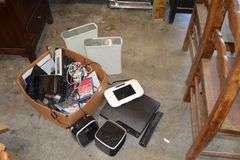 BOX OF MISCELLANEOUS ELECTRONICS - Texas Online Auction House