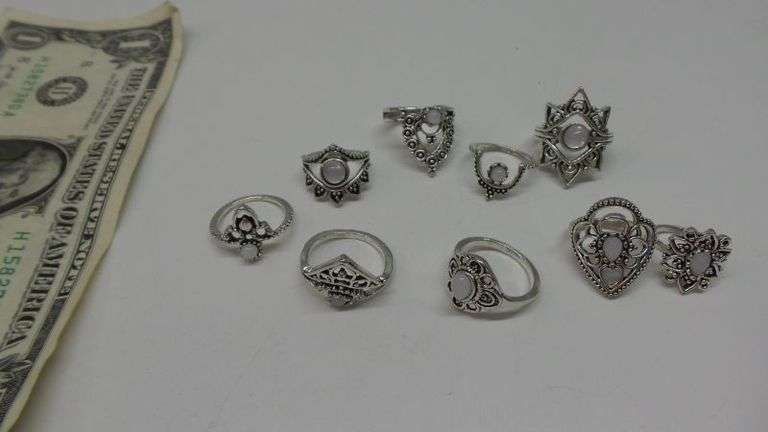 Lot of 9 NEW Pretty Knuckle Rings! (DC) - Texas Online Auction House
