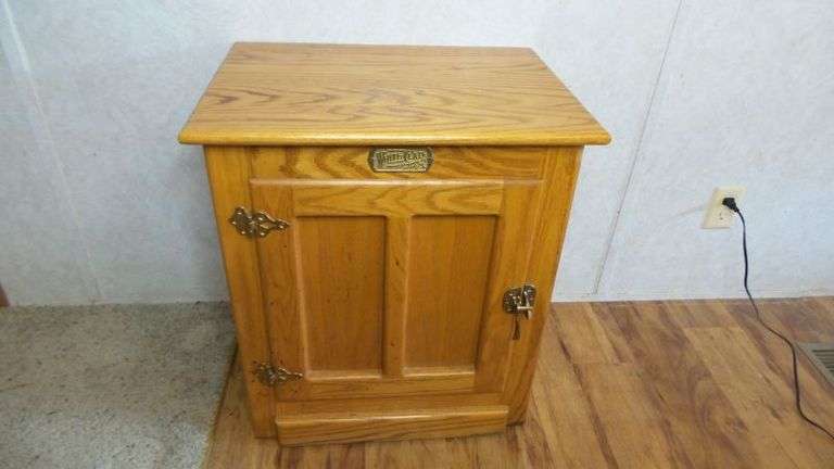 Vintage White Clad Ice Box End Table! Excellent Condition! (LR) - Texas ...