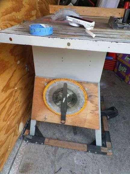 NICE Delta ShopMaster 10" Table Saw Model #TS300! Works all the way ...