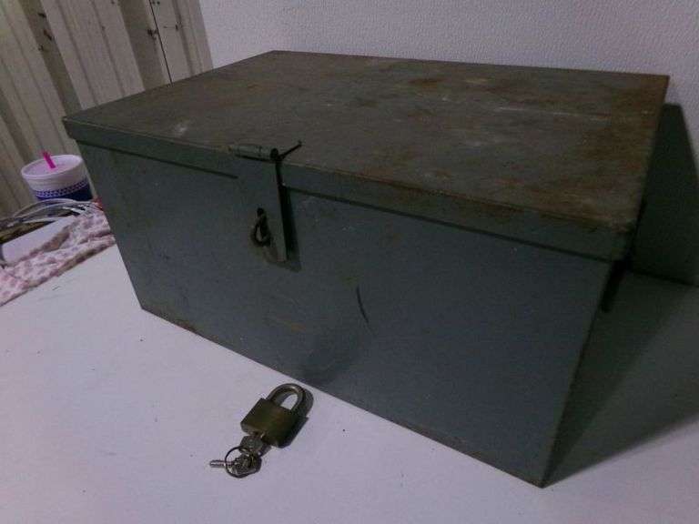 Large Metal Box 18"x12"x10"H with RARE vintage working Montgomery Ward ...