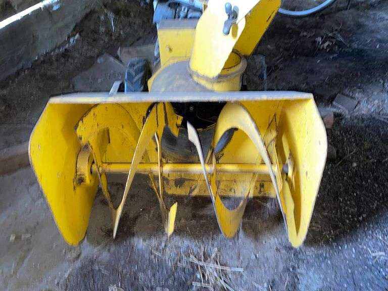 Hahn Snow Giant 24” Snow Blower - United Edge Real Estate & Auction