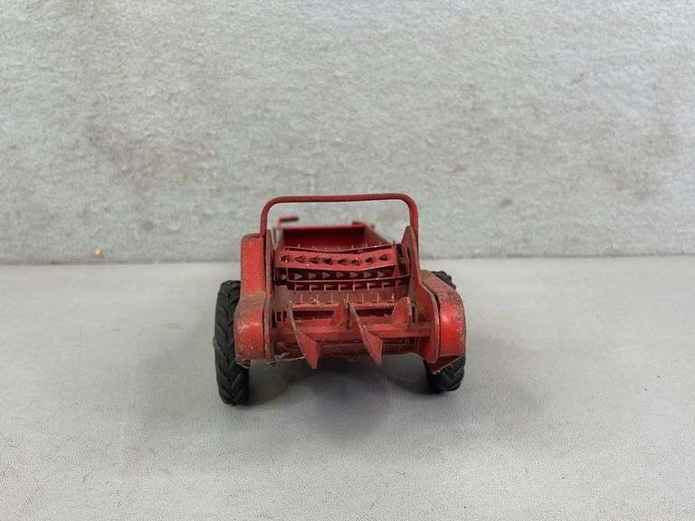 Tru-Scale Spreader, 1/16 Scale - United Edge Real Estate & Auction