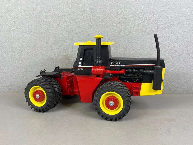 Versatile 1156 Designation 6 4WD Tractor, 1/32 Scale - United Edge Real ...
