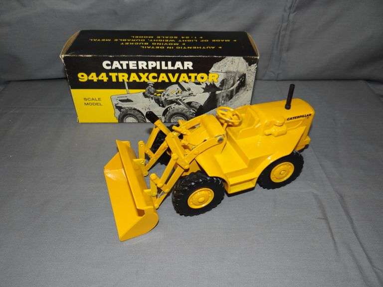 Caterpillar 944 Traxcavator, 1/24 scale - United Edge Real Estate & Auction