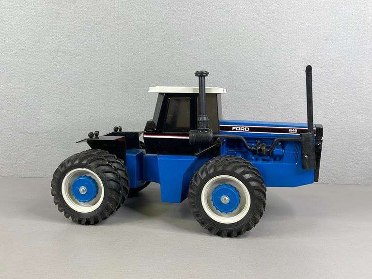 Ford 846 Versatile 4WD Tractor, 1/16 Scale, Scale Models - United Edge ...