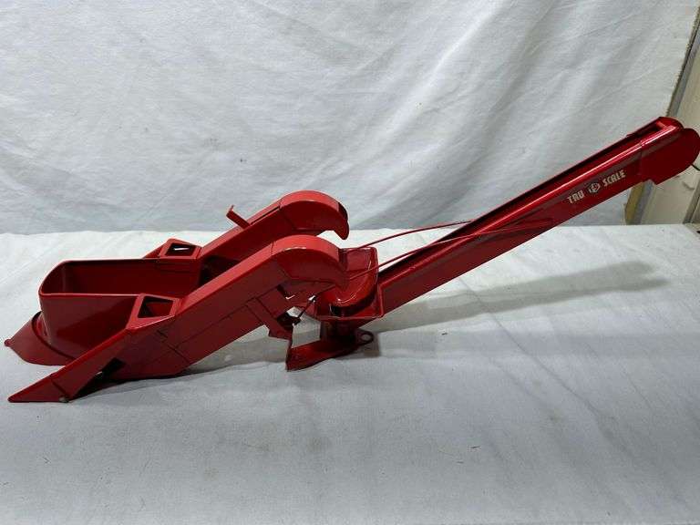 Tru Scale Mounted Corn Picker w/ Box, 1/16 scale - United Edge Real ...