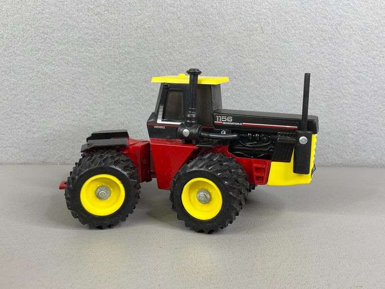 Ford 1156 Versatile 4WD Tractor, 1/32 Scale, Scale Models - United Edge ...