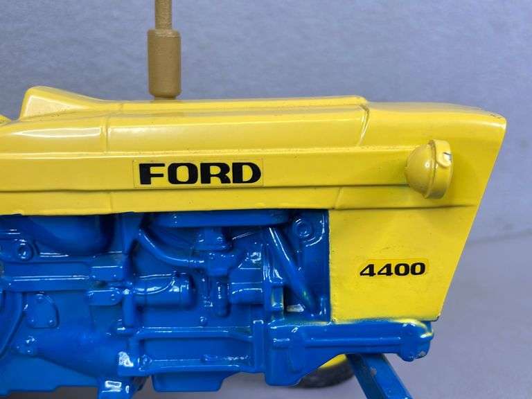 Ford 4400 Tractor, 1/16 Scale, Ertl - United Edge Real Estate & Auction
