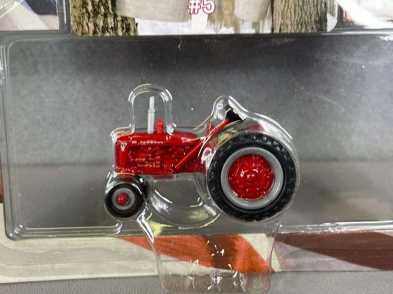 International Farmall 200 Tractor, Vermont, 1/64 Scale, Ertl - United ...