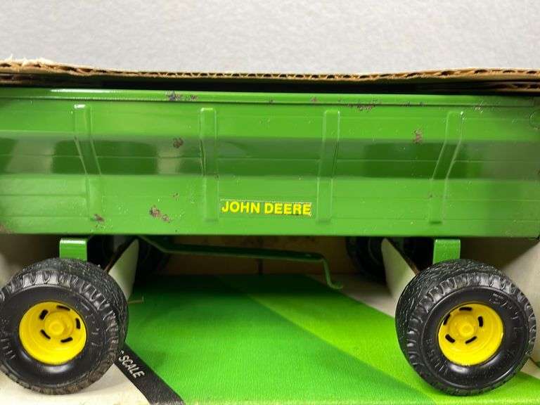 John Deere Flare Box Wagon, 1/16 Scale, Ertl - United Edge Real Estate ...