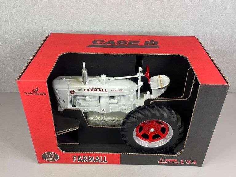 IH Farmall M Demonstrator Tractor, 1/8 Scale, Scale Models - United ...