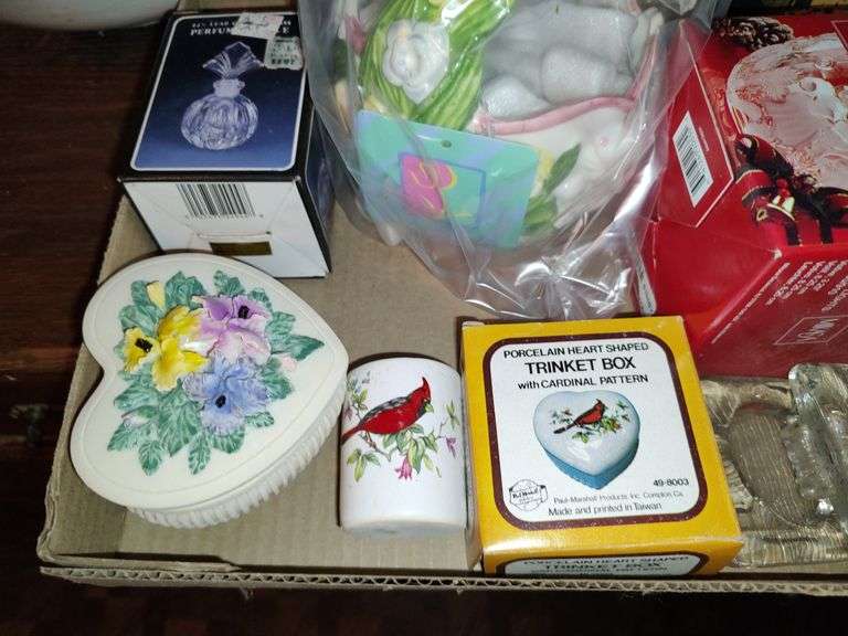 Trinket Boxes & Decorative Collectibles - United Edge Real Estate & Auction