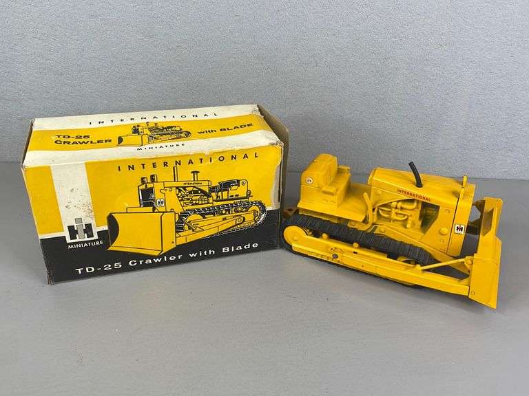 International TD-25 Crawler, 1/16 Scale, Ertl - United Edge Real Estate ...