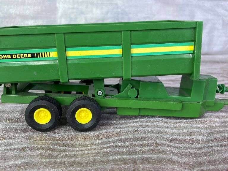 John Deere Dump Wagon, 1/32 Scale, Ertl - United Edge Real Estate & Auction