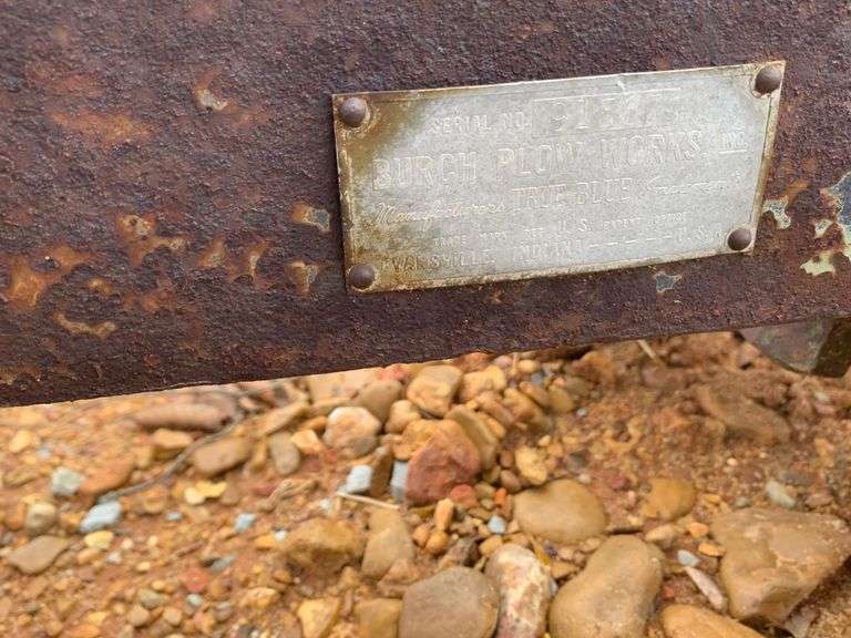 Burch 3pt 2 Row Hipper Bedder - Witcher Farms