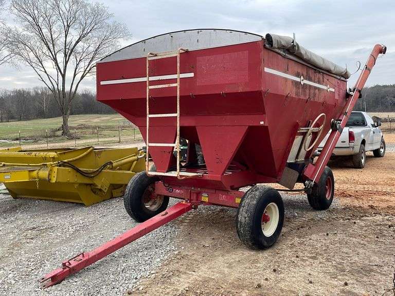 Ez Trail Hydraulic Seed Tender / Gravity Wagon - Witcher Farms