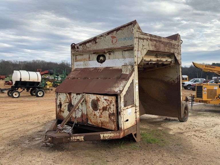 Metso Self-Contained Portable Vibratory Shaker Screen - Witcher Farms