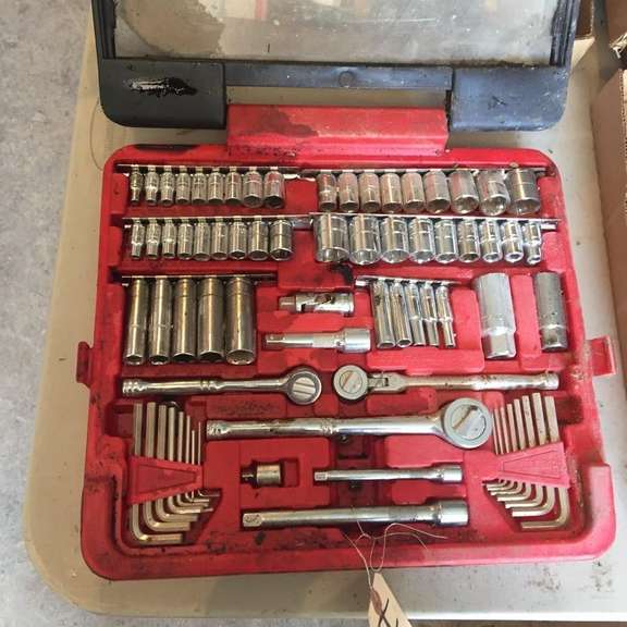 Durabuilt Tool set - Wolfe Auction & Realty, LLC