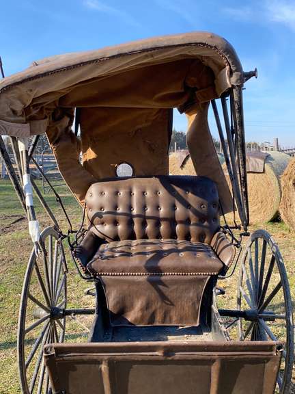 Antique Buggy - Wolfe Auction & Realty, LLC