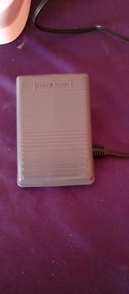 Singer 3337 sewing machine - Wolfe Auction & Realty, LLC