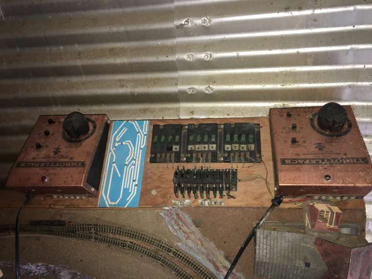 N-Scale Train Set with Controllers - Wolfe Auction & Realty, LLC