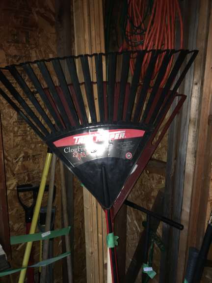 No Clog Rakes - Long Skinny Boards for Stakes - Wolfe Auction & Realty, LLC