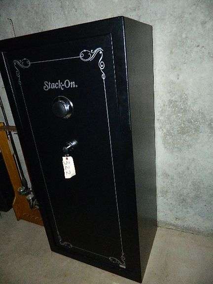 Stack On Gun Safe - Wolfe Auction & Realty, LLC