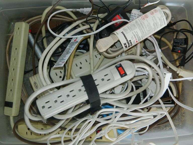 Plug-Ins & Extension Cords - Wolfe Auction & Realty, LLC