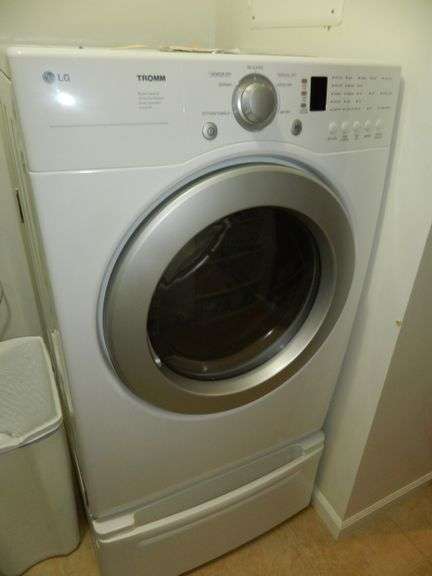 LG Tromm Super Capacity DLE2516W Dryer with Drawer - Wolfe Auction ...