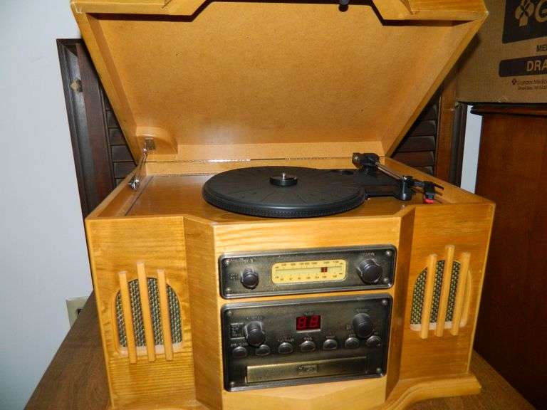 Radio, Record player Combo - Wolfe Auction & Realty, LLC