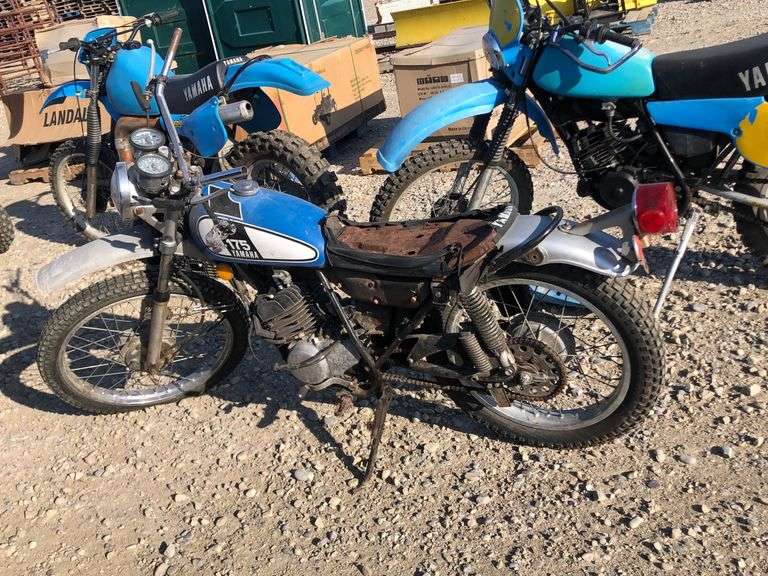 1974 YAMAHA DT175 ENDURO DIRT BIKE - Wild Rose Auction Services