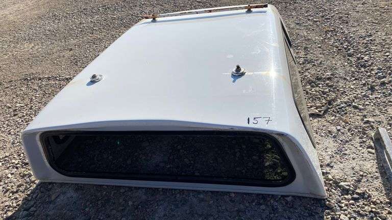 WHITE TRUCK TOPPER FOR CHEV SHORT BOX - Wild Rose Auction Services