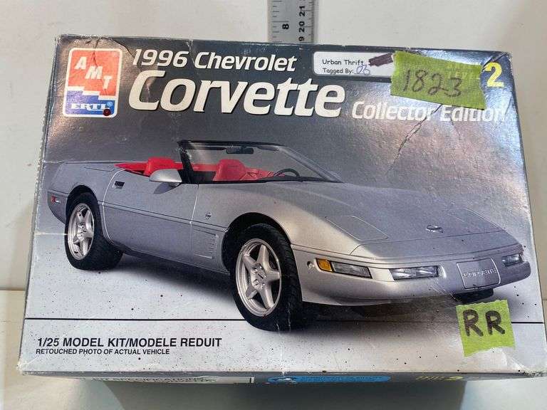 AMT 1996 CHEV CORVETTE PLASTIC MODEL CAR KIT 1/25 SCALE - Wild Rose ...