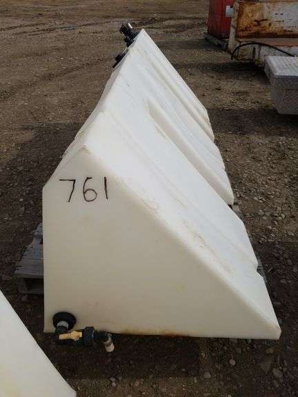 WATER TANK WEDGE SHAPE - Wild Rose Auction Services