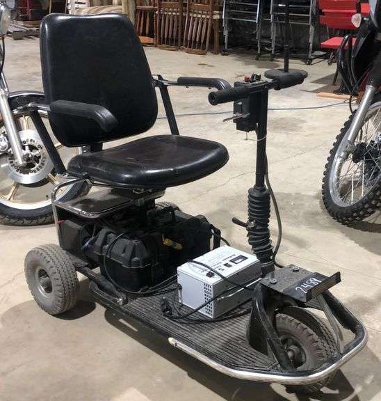 ELECTRIC SCOOTER /W CHARGER, MODEL RANGER SCOOTER - Wild Rose Auction ...