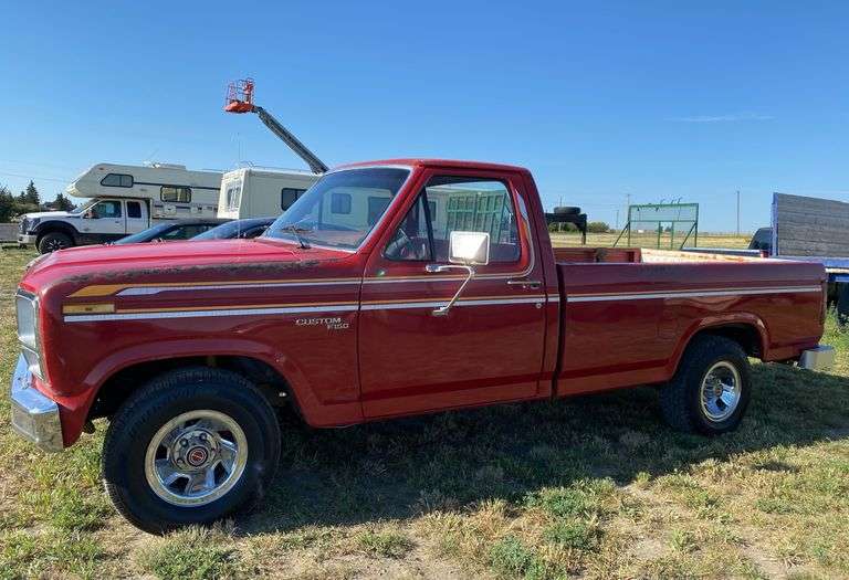 1981 FORD 150 CUSTOM - Wild Rose Auction Services