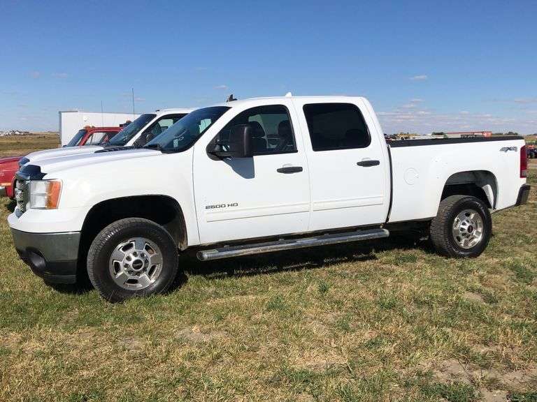 2014 WHITE 2500 GMC SIERRA SLE - Wild Rose Auction Services