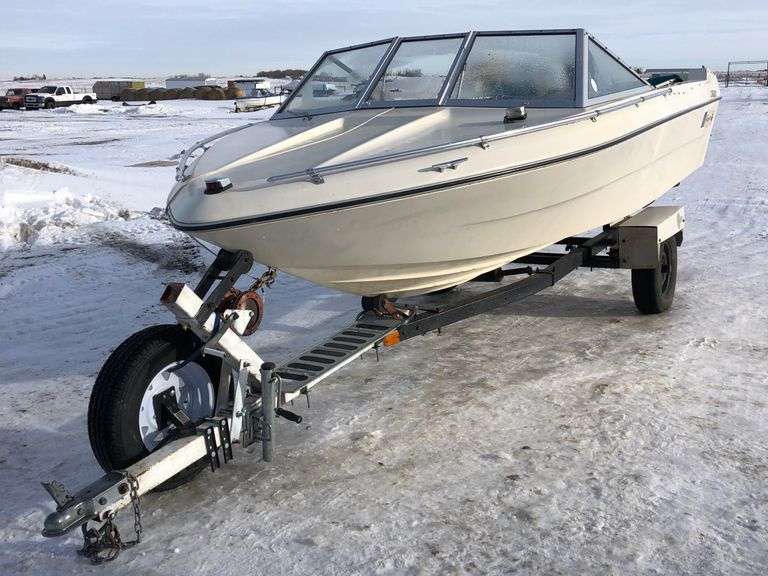 FIBERFORM 16' BOAT W/ EZ LOADER TRAILER & JOHNSON OUTBOARD 60 MOTOR ...