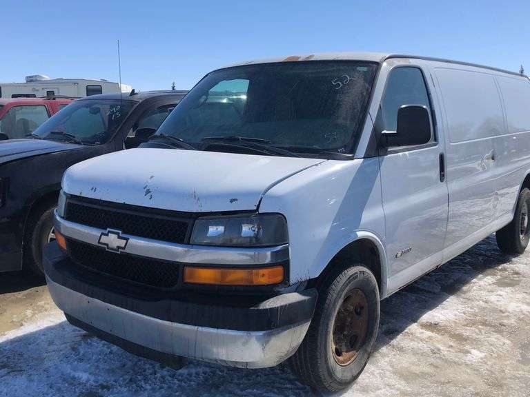 2005 CHEVROLET EXPRESS 2500 CARGO VAN - Wild Rose Auction Services